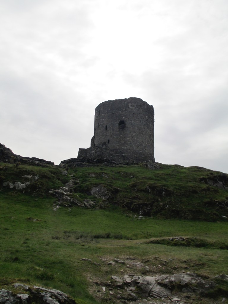 Advent Calendar of Castles:December 15th: Dolbadarn Castle – Historical ...